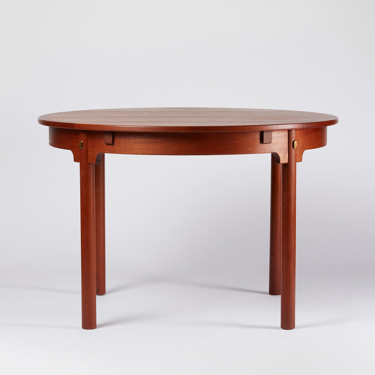 Børge Mogensen Round Dining Table with Leaf - SOLD – modernlink