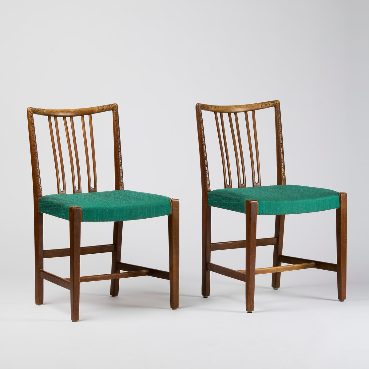 Set of 8 Hans J. Wegner Dining Chairs – modernlink